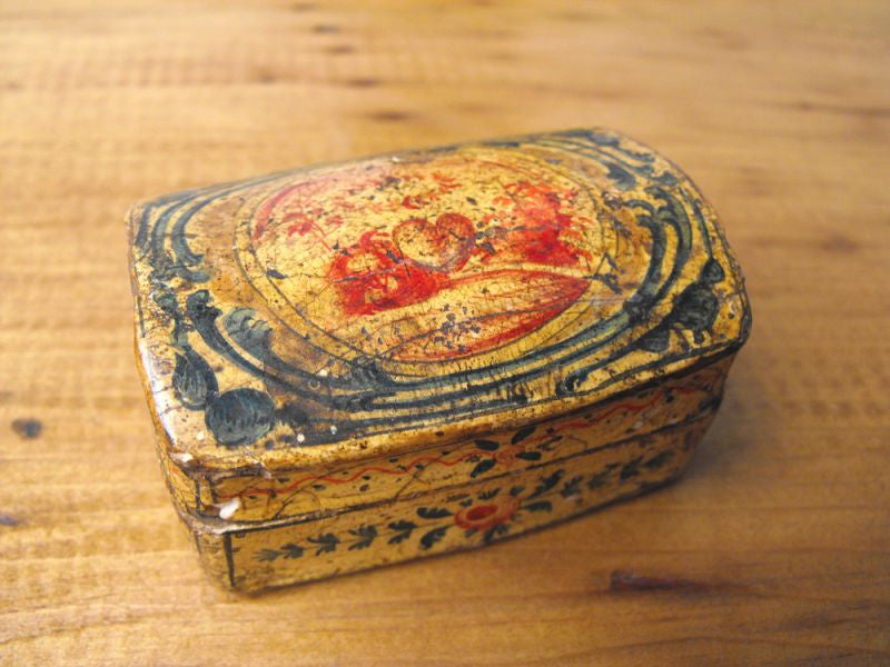 A Pretty Late 18th Century Papier Mâché Casket Snuff Box – Doe & Hope