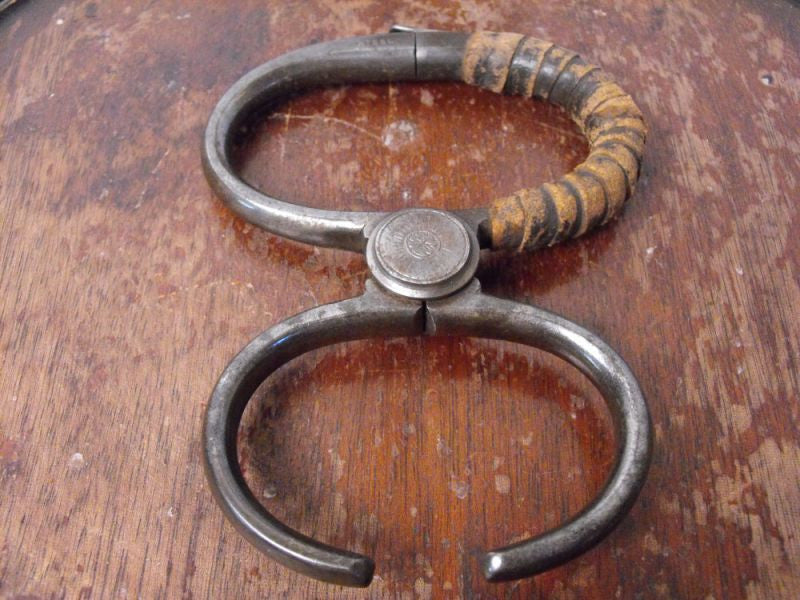 A Scarce 19th Century Hiatt Steel Wrist Grip Restraint & Leader – Doe ...